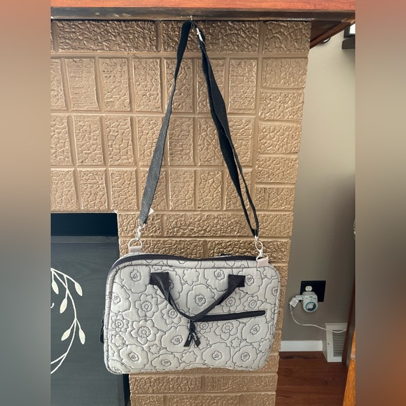 thirty-one | Bags | Thirty One Floral Quilted Shoulder Bag Gray | Poshmark